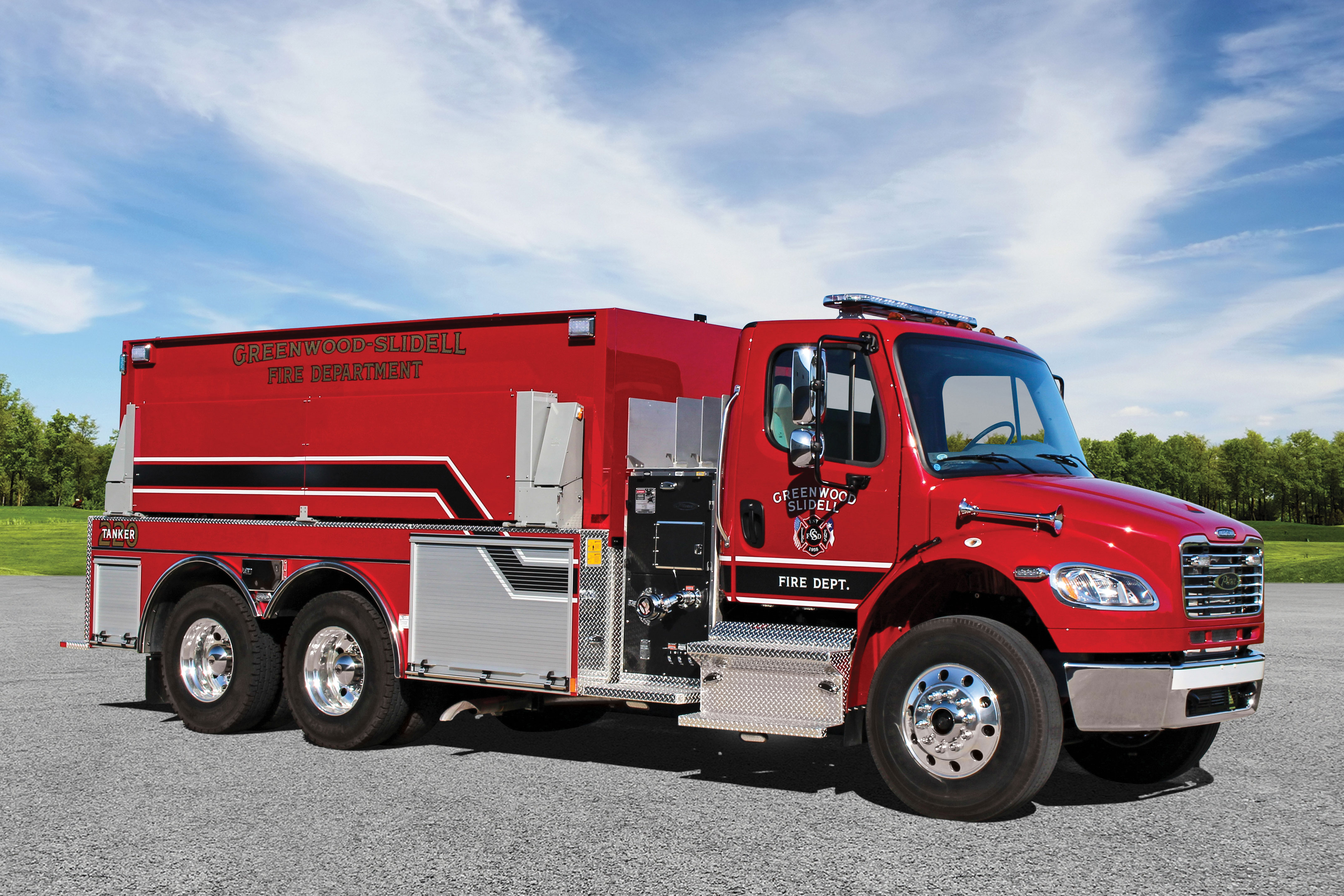 Custom Tankers | Pierce Mfg